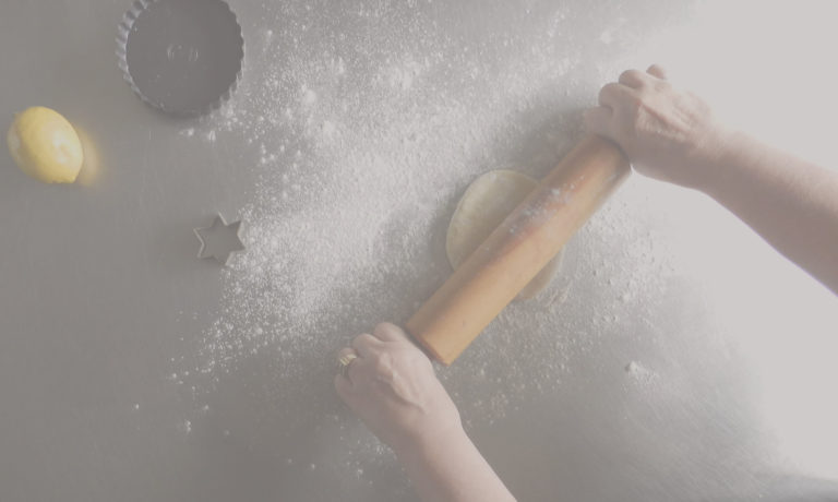 rolling pin hands dough grey overlay 64 | MEZZO ITALIANO